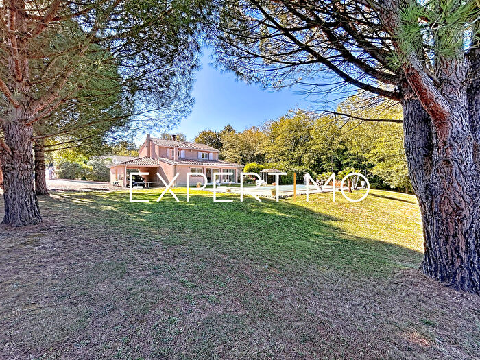 Maison à vendre - Ayguesvives - 5 pièces - 4 chambres