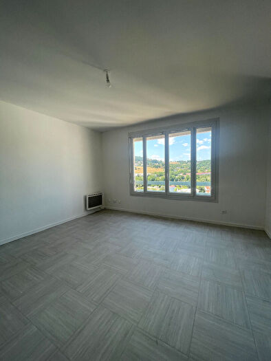 Appartement 3 pièces à Unieux, à louer
