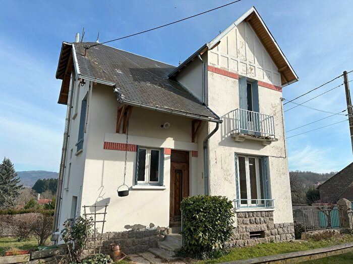 Maison à vendre - Le Mayet-de-Montagne - 6 pièces - 3 chambres