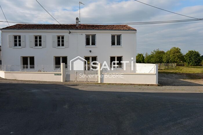 Maison à vendre - Écoyeux - 5 pièces - 3 chambres