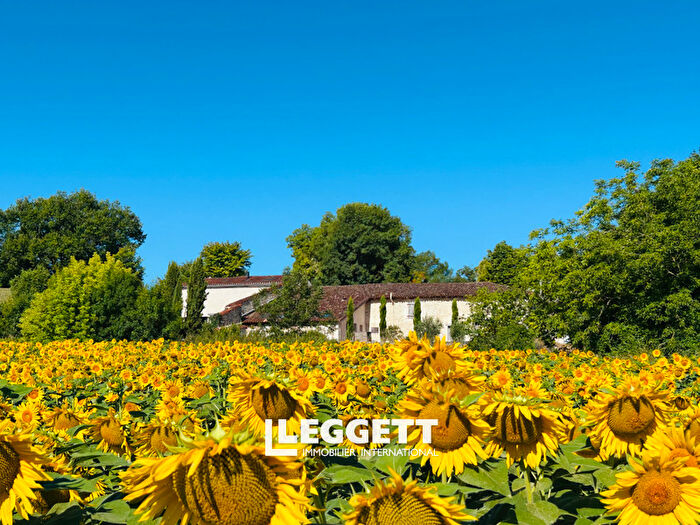 Maison à vendre - Bertric-Burée - 6 pièces - 3 chambres