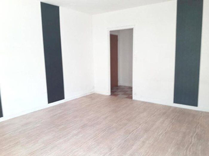 Appartement à louer - Centre, Rive-de-Gier - 3 pièces - 2 chambres