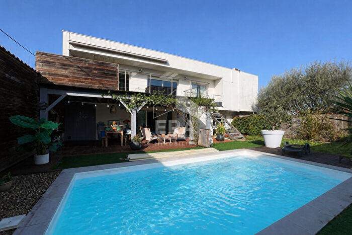 Maison à vendre - Mérignac, Le Jard - 8 pièces - 5 chambres