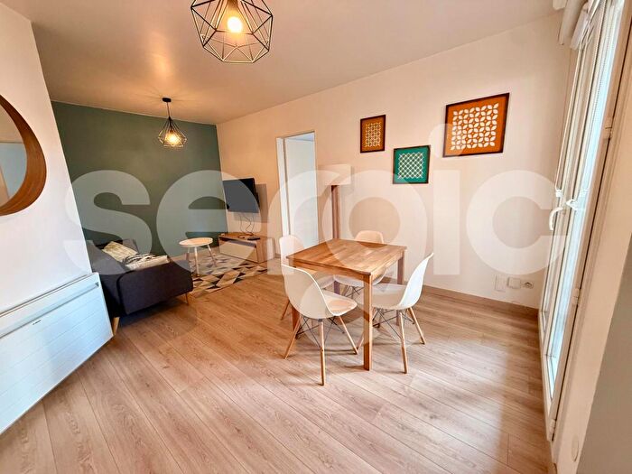 Appartement à louer - Lille, Vieux Lille - 2 pièces - 1 chambre