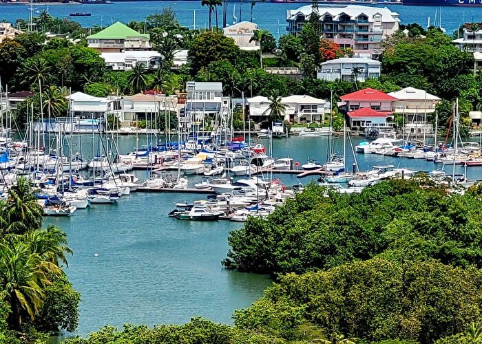 Maison à louer - Le Gosier - 5 pièces - 4 chambres