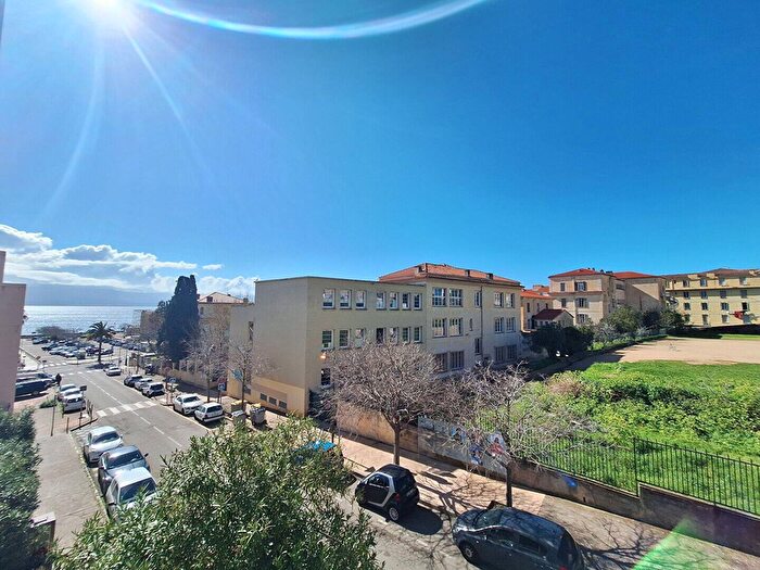 Appartement à louer - Balestrino, Ajaccio - 3 pièces - 2 chambres