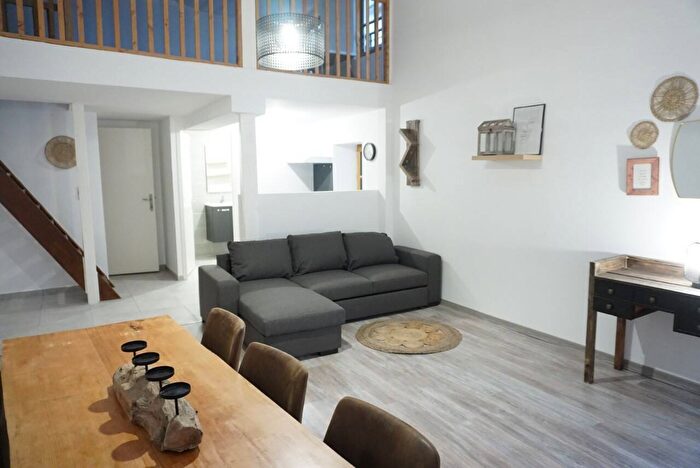 Appartement à louer - Bourg-Charité, Narbonne - 3 pièces - 1 chambre