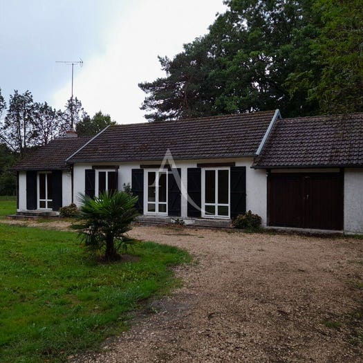 Chaumont-sur-Tharonne : Maison 5 pièces à louer