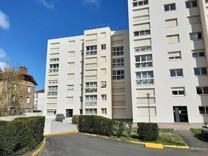 Appartement à louer - Ourches, Saint-Germain-en-Laye - 2 pièces - 1 chambre