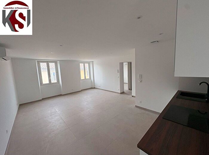 Appartement à louer - Centre Ville, Saint-Maximin-la-Sainte-Baume - 2 pièces - 1 chambre