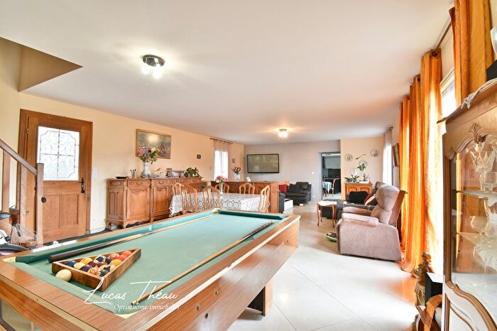 Maison à vendre - Beaumont-le-Roger - 7 pièces - 5 chambres