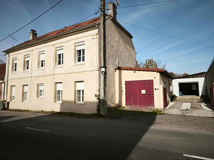 Maison 8 pièces à Bourg-et-Comin, à vendre
