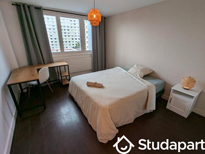 Appartement à louer - Saurupt-Clémenceau, Nancy - 1 pièce - 4 chambres