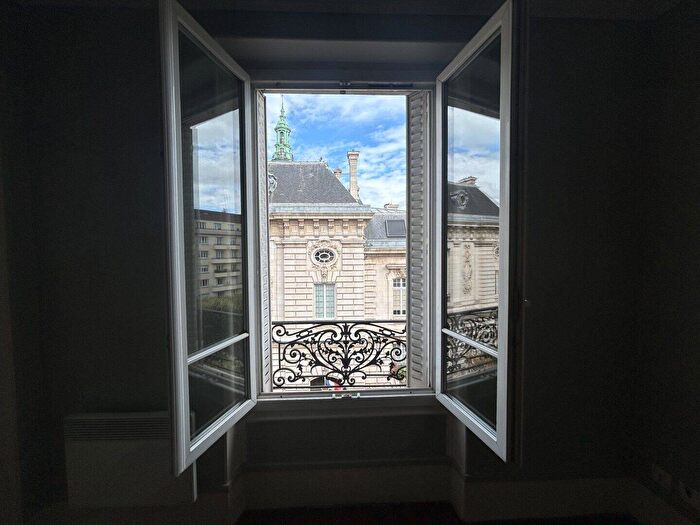 Appartement à louer - Hôtel de Ville-Planchette, Levallois-Perret - 3 pièces - 2 chambres