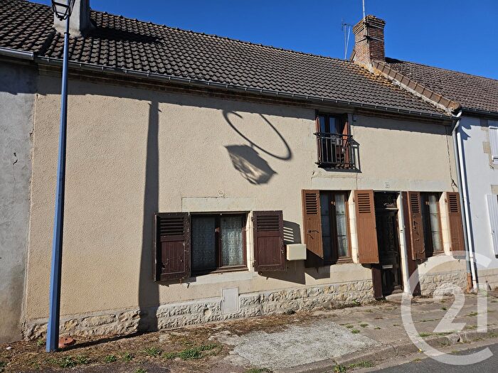 Maison 4 pièces à vendre - Saint-Pierre-le-Moûtier