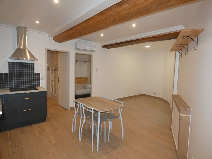 Appartement à louer - Beaune, Centre-ville - 2 pièces - 1 chambre