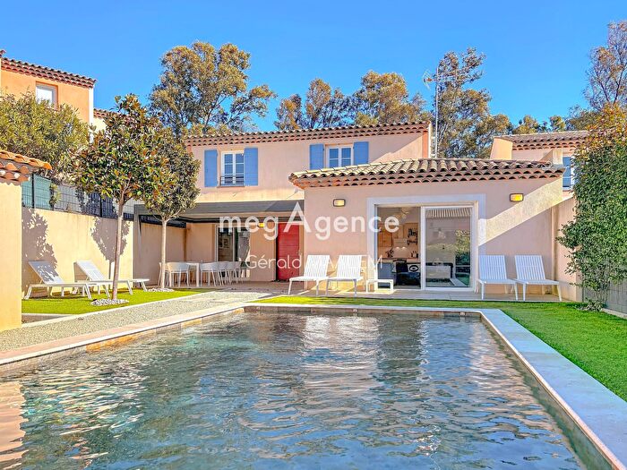 Maison à vendre - Grimaud - 7 pièces - 6 chambres