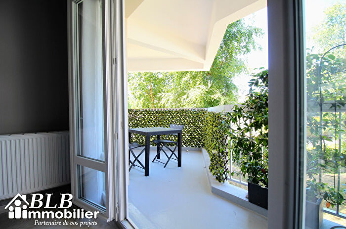 Appartement à vendre - Le Mesnil-Saint-Denis - 3 pièces - 2 chambres