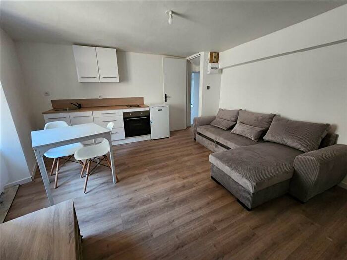 Appartement à louer - Centre Sud, Châtellerault - 1 pièce