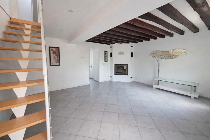 Maison à louer - Chambourcy - 4 pièces - 3 chambres