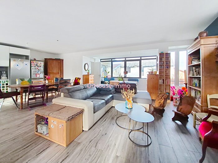 Maison 6 pièces à Chapet, à vendre