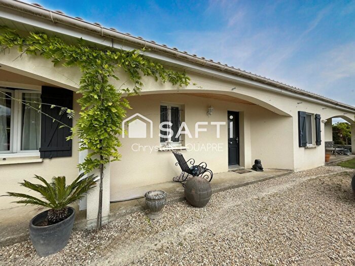 Maison à vendre - La Brousse - 6 pièces - 5 chambres