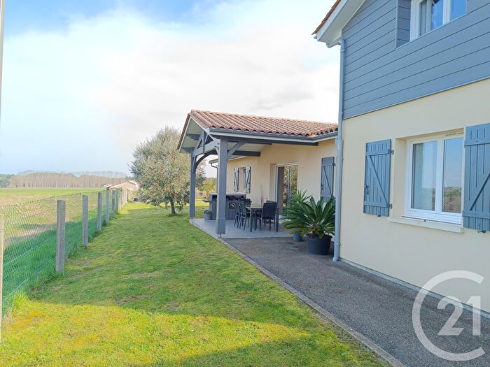 Maison à vendre - Bayas - 8 pièces - 4 chambres