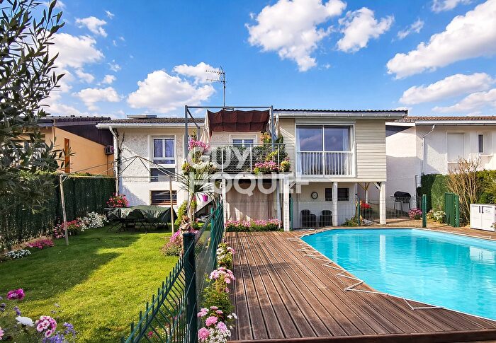 Maison à vendre - Chavanoz - 5 pièces - 4 chambres