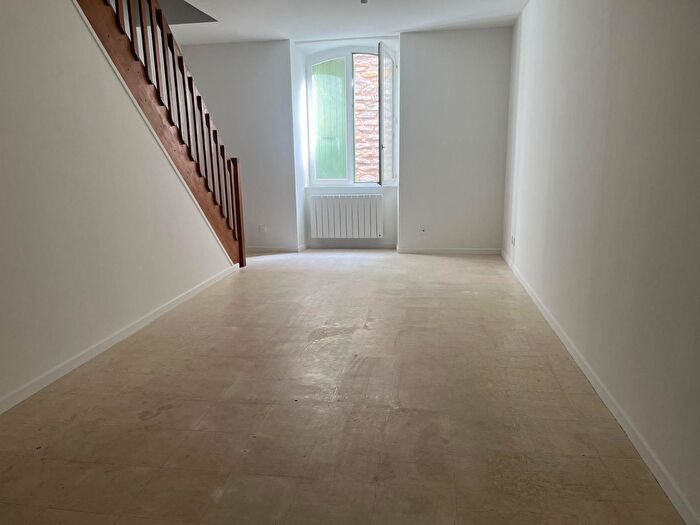 Appartement à louer - Villeneuve-de-Berg - 3 pièces - 2 chambres