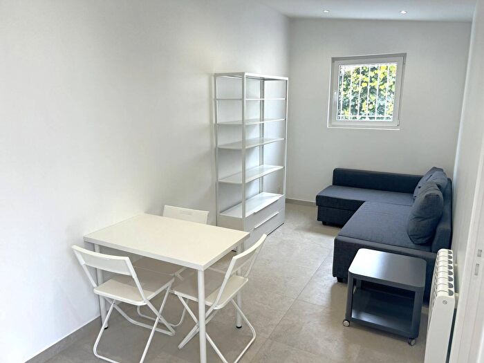 Appartement à louer - Hauts dAsnières-Métro, Asnières-sur-Seine - 2 pièces - 1 chambre