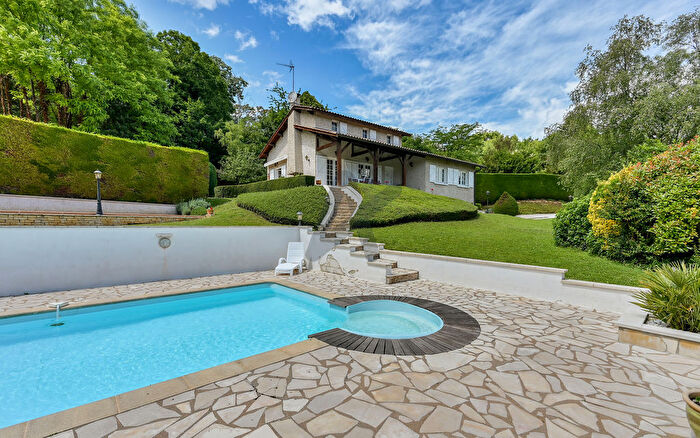 Saint-Cyr-au-Mont-d'Or : Maison 5 pièces à vendre