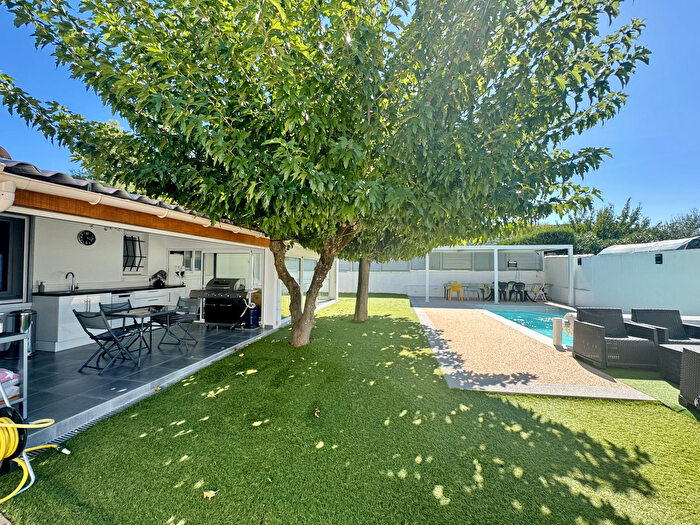 Maison à vendre - Gonfaron - 4 pièces - 3 chambres