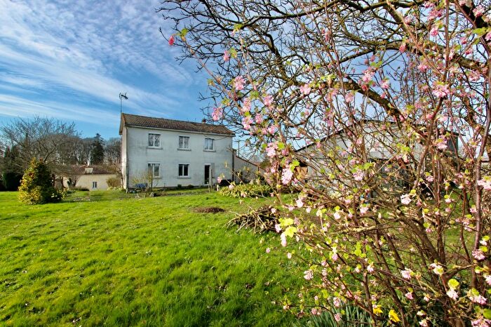 Maison à vendre - Le Boupère - 8 pièces - 4 chambres
