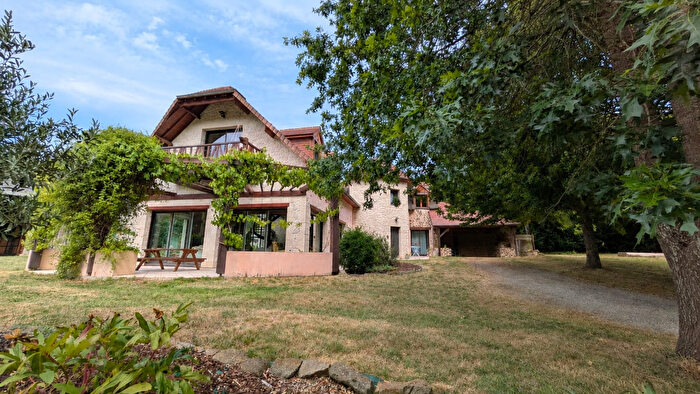 Maison 8 pièces à Mont-Saint-Jean, à vendre