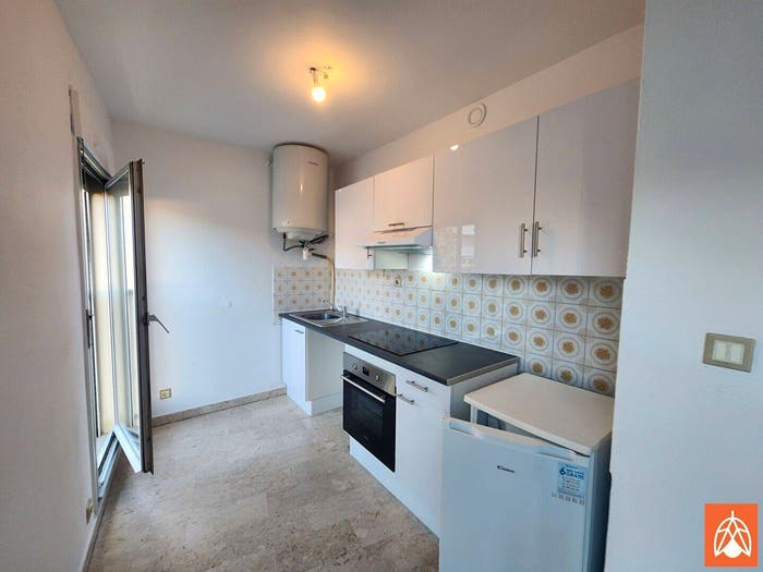 Appartement 1 pièce à Les Viougues, Salon-de-Provence, à louer