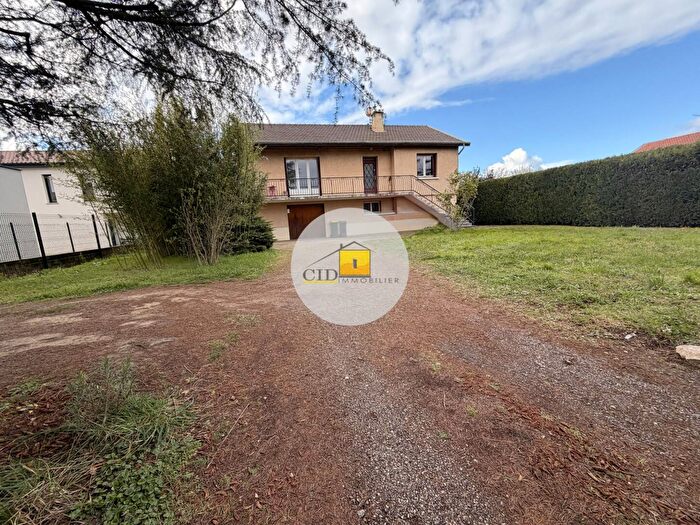 Maison à louer - Mi Plaine-Manissieux-Village, Saint-Priest - 5 pièces - 4 chambres