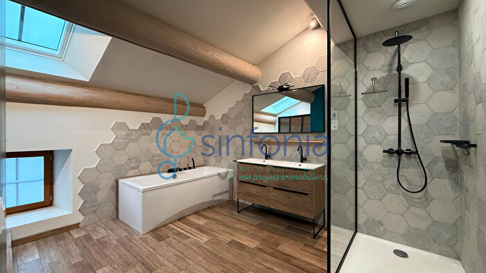 Maison à vendre - Pouzilhac - 8 pièces - 6 chambres