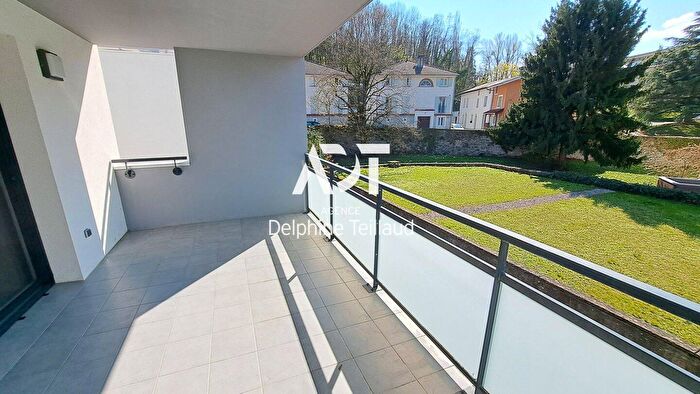 Appartement à louer - Sud Est, Eybens - 3 pièces - 2 chambres