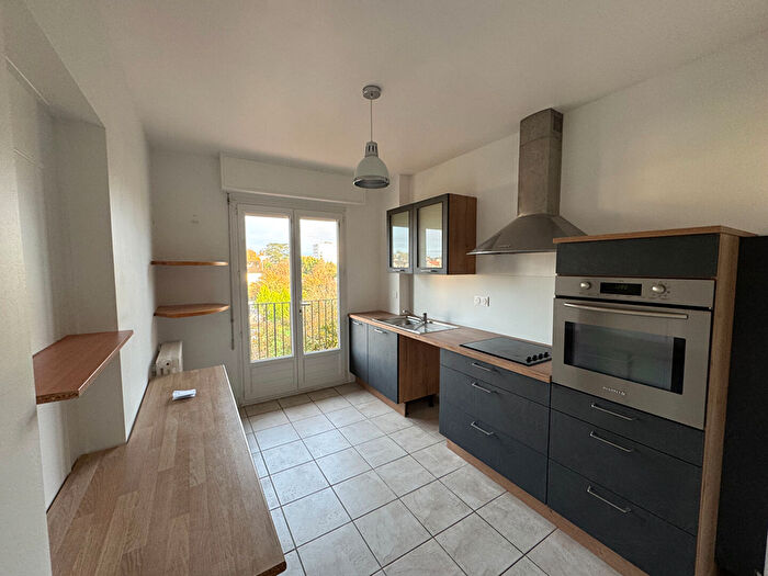 Appartement à vendre - Saint-Cyr-sur-Loire, République, Fosses Boissées, Hôtel de ville - 3 pièces - 2 chambres
