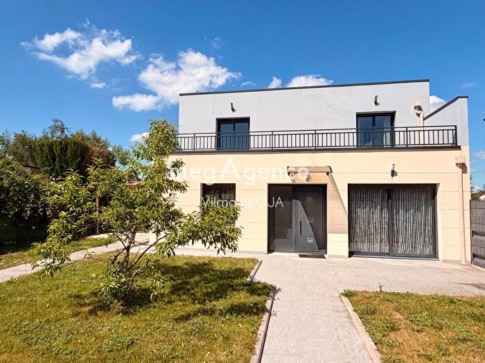 Maison 4 pièces à Sens, Saint-Pregts, Les Courtils, Les Boutours, à vendre