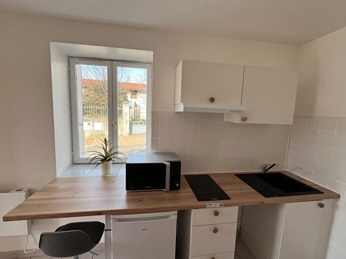 Appartement à louer - Saint-Priest - 1 pièce