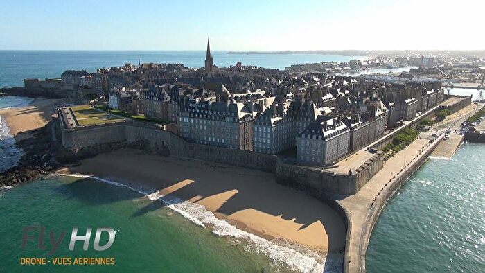Appartement à vendre - Saint-Malo, Intra-Muros - 4 pièces - 3 chambres