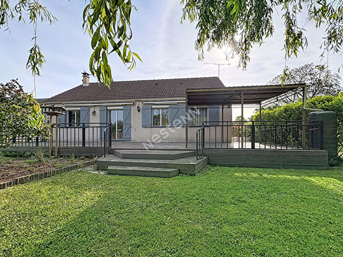Maison à vendre - Cléré-les-Pins - 4 pièces - 3 chambres