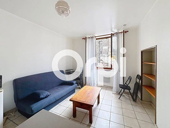 Appartement à louer - Sud, Saint-Flour - 1 pièce