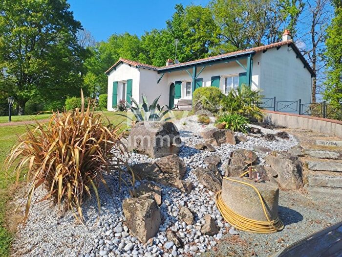 Maison à vendre - La Copechagnière - 6 pièces - 3 chambres