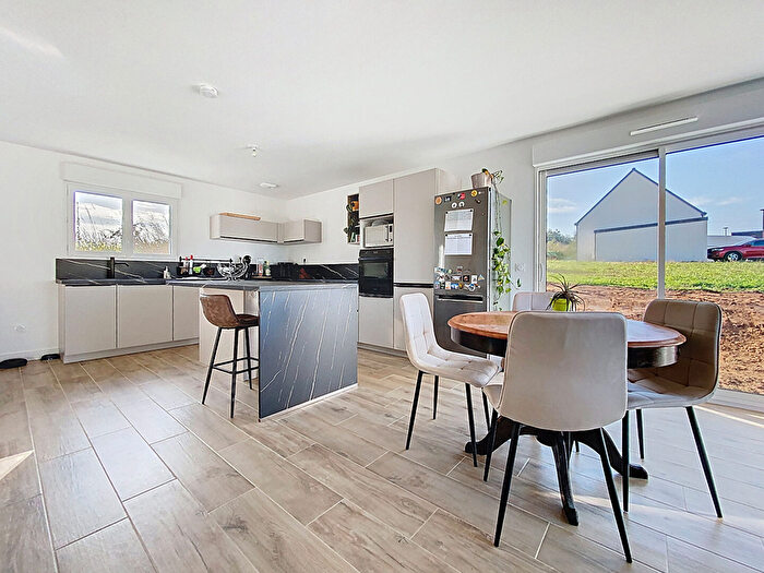 Maison à vendre - Saint-Yvi - 5 pièces - 3 chambres