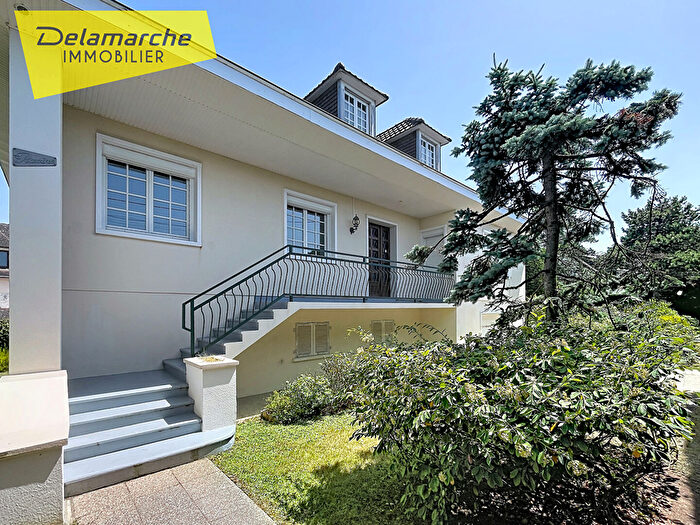 Hauteville-sur-Mer : Maison 9 pièces à vendre