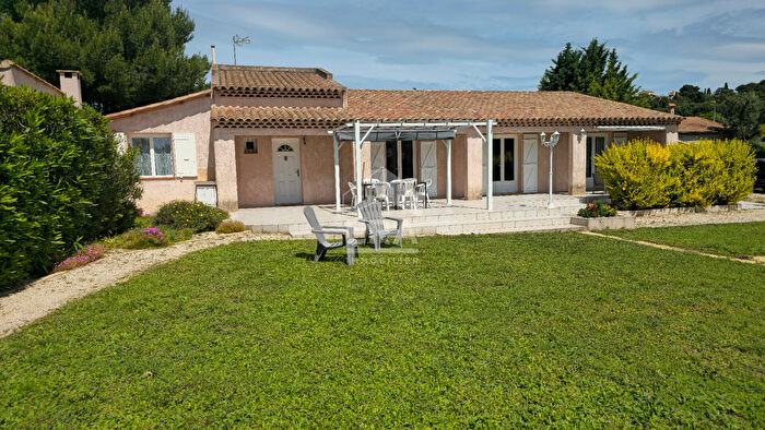 Saint-Mitre-les-Remparts - Maison 4 pièces à vendre