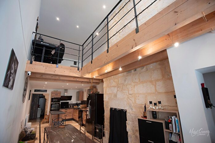Maison à vendre - Beaucaire - 5 pièces - 3 chambres