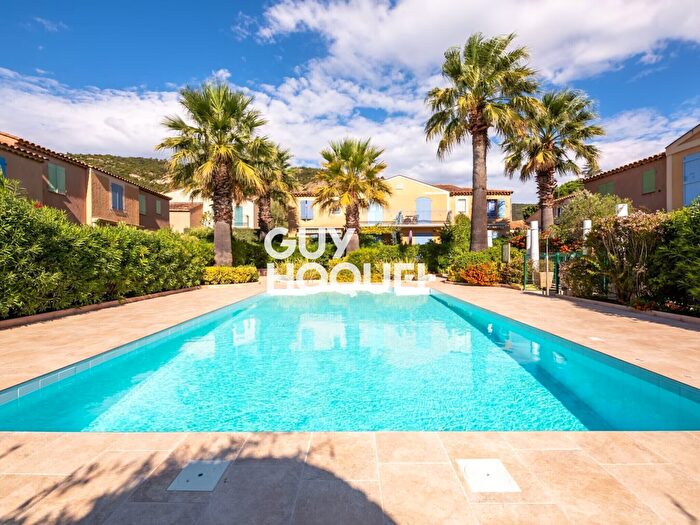 Maison à vendre - Le Plan-de-la-Tour - 3 pièces - 2 chambres